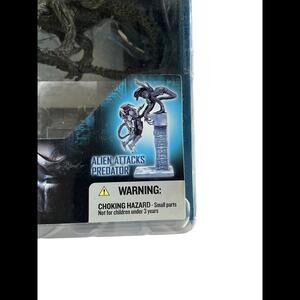 Toys | Alien Vs Predator Movie Playsets Alien Attacks Predator Action ...